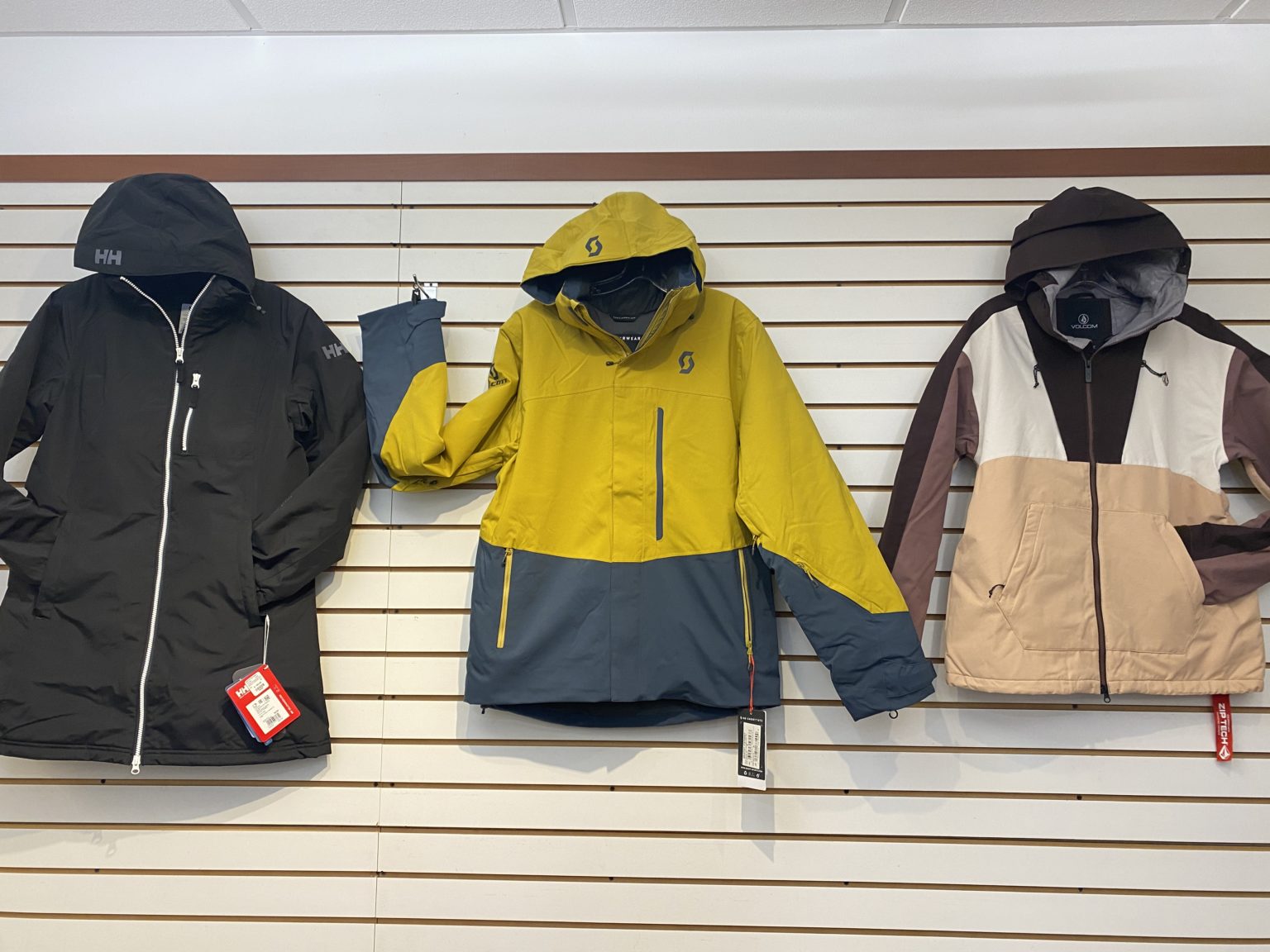 Outdoor Apparel And Accessories - Mountain Man Sports